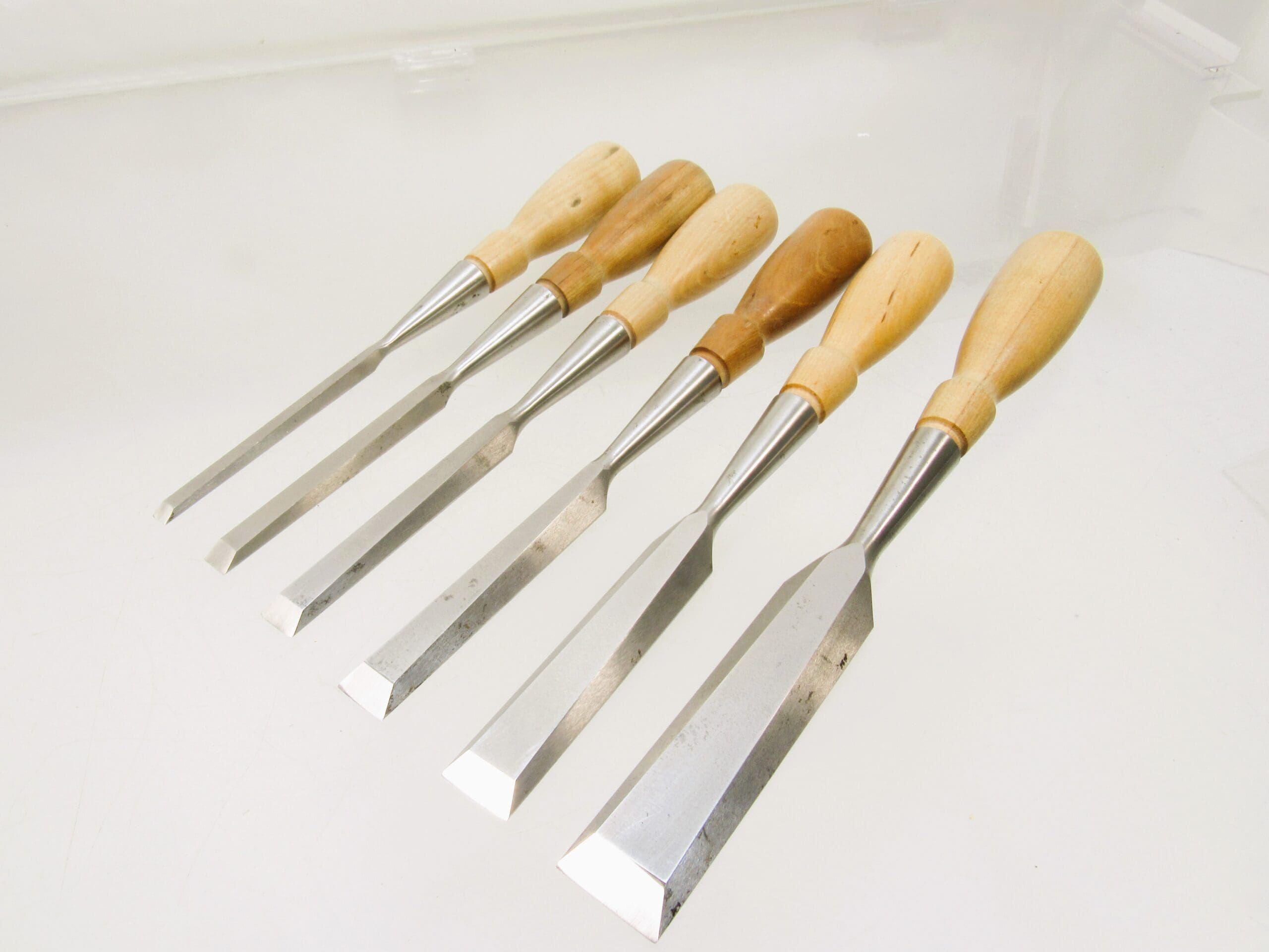 Minty Lie Nielsen 6 Piece Chisel Set In Lie Nielsen Leather Roll 1/4" 3/8" 1/2" 5/8" 3/4" 1 ...